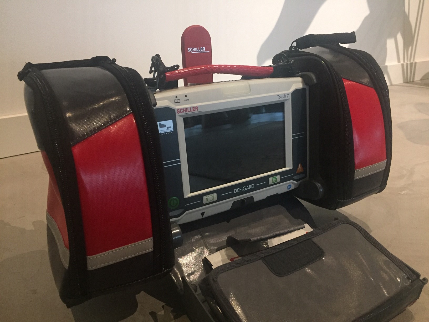 SCHILLER Defiguard Touch 7 Defibrillator Monitor | Diac Medical