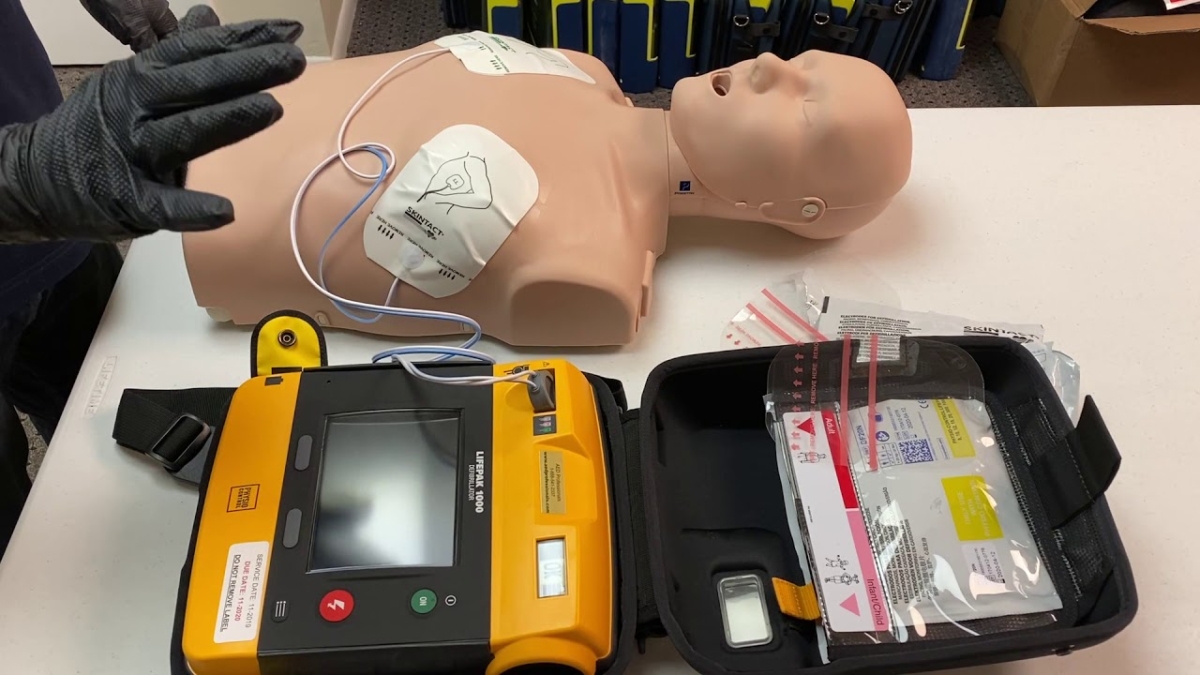 Physio-Control LIFEPAK 1000 AED + ECG Cable (Refurbished)